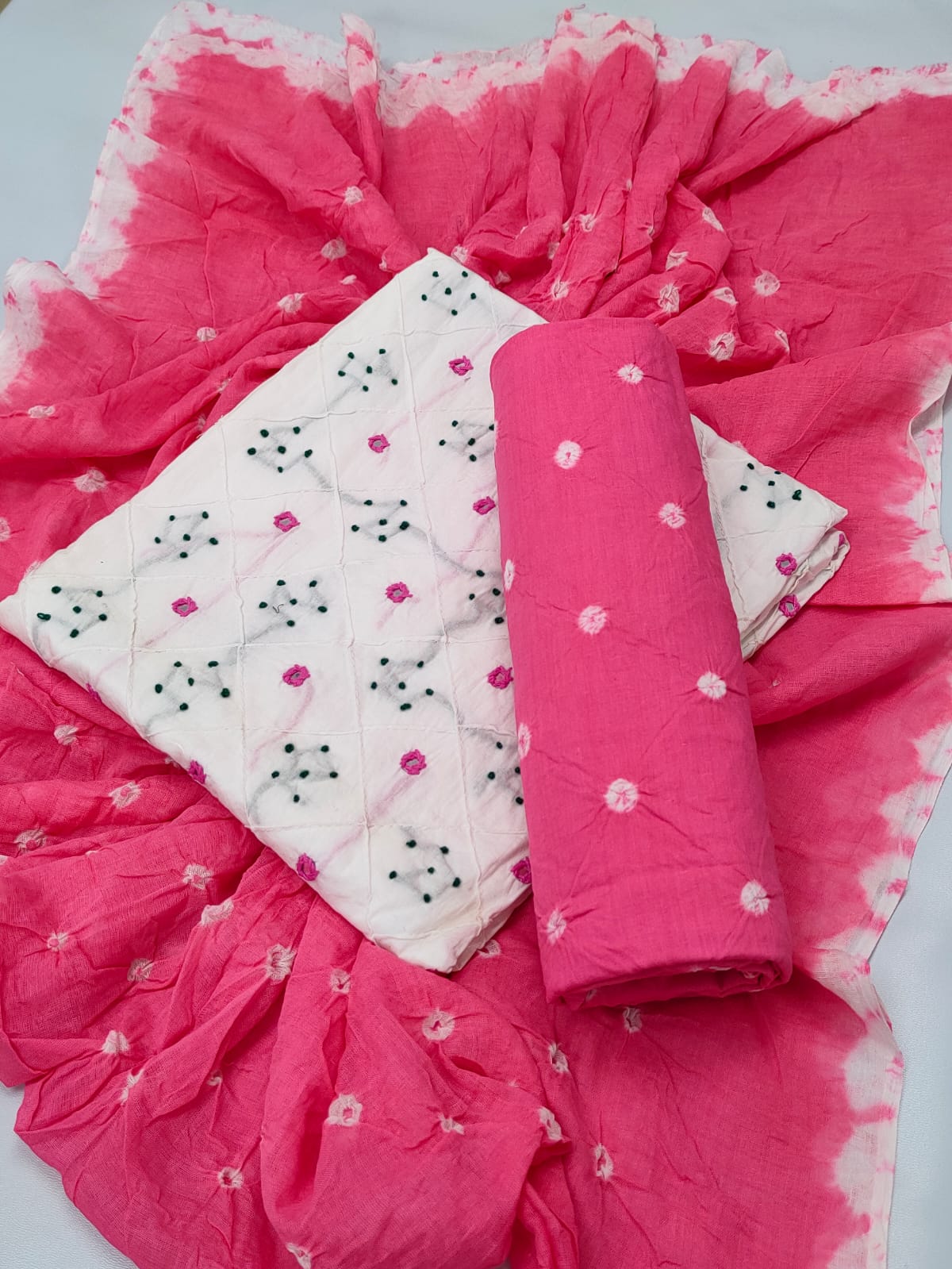 Bandhani Hand Work Cotton Suit Set - TSPSMBDHWTF3 – The Street Pal